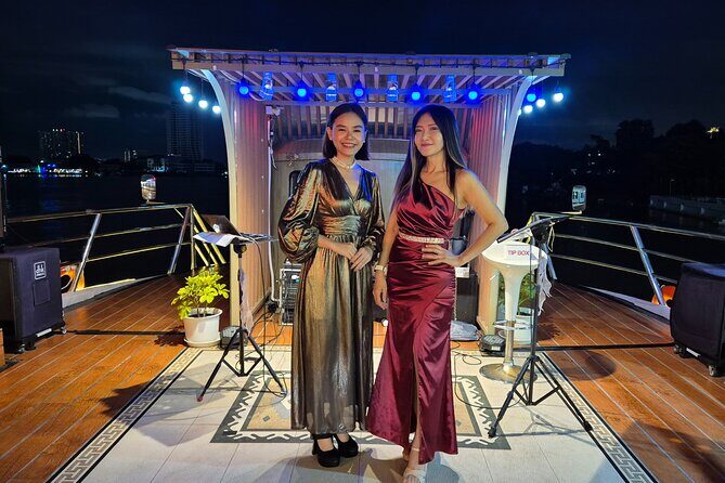 Bangkok New Horizon Dinner Cruise Buffet Wat Arun View - The Views and Photo Opportunities