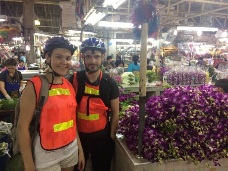 Bangkok: Night Bike Ride and Dinner at a Local Restaurant - Deep Dive into the Itinerary