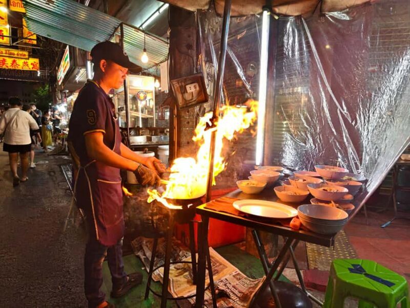 Bangkok Night Michelin Foodie Tour in Chinatown 15+ tastings - What to Expect from the Bangkok Night Foodie Tour