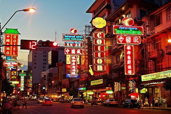 Bangkok Night Tour By TUK-TUK Visiting Wat Pho & Giant Swing (Private) - The Sum Up
