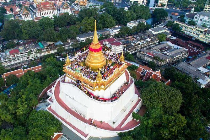 Bangkok Old Town Tour : Wat Suthat, Wat Saket & Wat Ratchanadda - The Role of the Guide