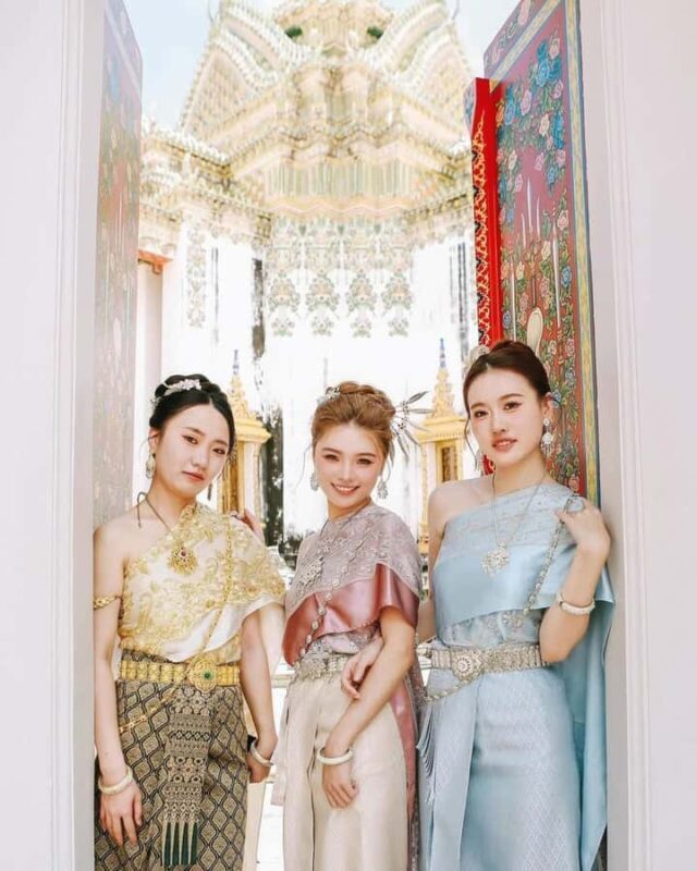 Bangkok: One Day Thai Costume Rental For Three Girls - Key Points