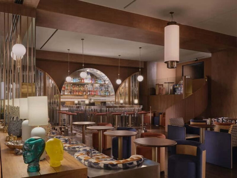 Bangkok: Open Bar l Public House Sukhumvit 31 Hotel - Practical Details and Tips