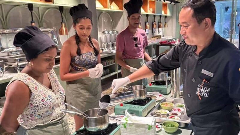 Bangkok: Private Casual Thai Cooking Class For Beginner - What to Expect from the Experience