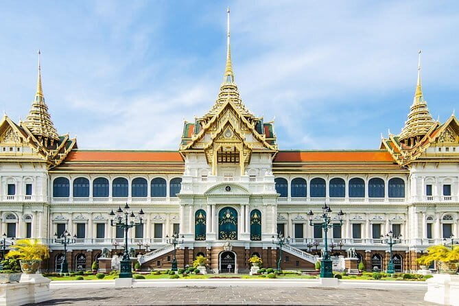 Bangkok Private Grand Palace Emerald Buddha and Reclining Buddha - An Insider’s Guide to the Tour Experience
