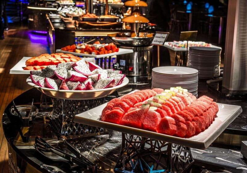 Bangkok: Royal Princess River Dinner Cruise with Live Music - Seating and Comfort: What to Expect