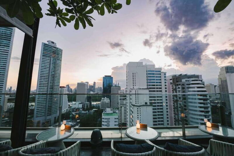 Bangkok: Sky on 20 Rooftop Bar With Free Flow Drinks - Duration and Group Size
