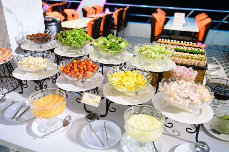 Bangkok: Smile Riverside Dinner Cruise - A Closer Look at the Experience