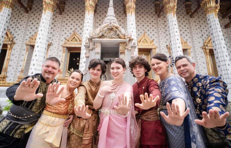 Bangkok: Thai Costume Photoshoot at Wat Arun - FAQ