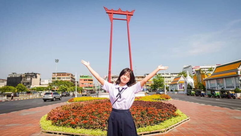 Bangkok: Thai School Uniform Tour - Key Points