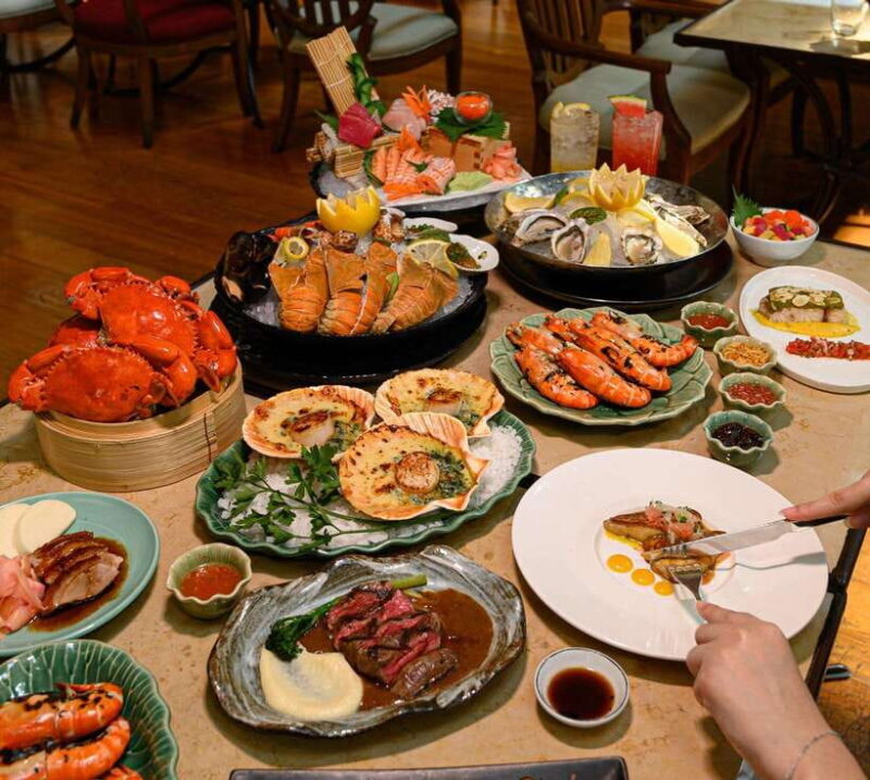 Bangkok: The Dining Room at Grand Hyatt Erawan F&B Packages - An In-Depth Look at the Buffet Experience