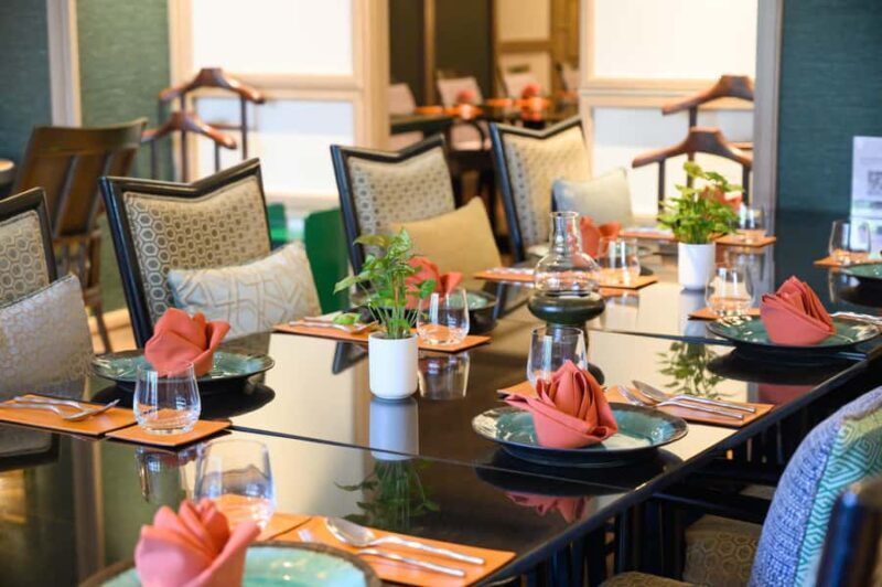 Bangkok: The House of Smooth Curry - The Athenee Hotel - What to Expect During Your Meal