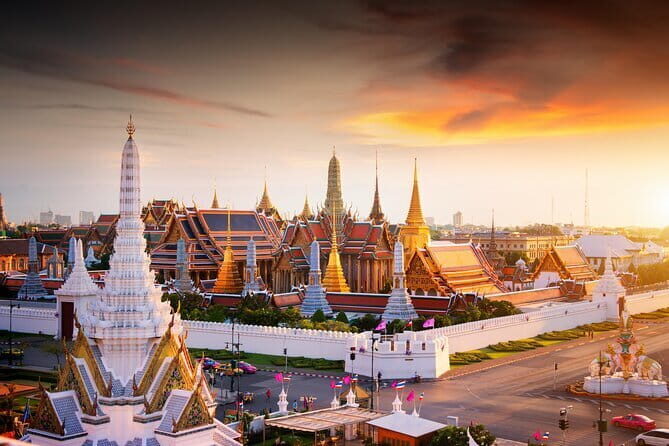 Bangkok: The Majestic Grand Palace-Wat Pho-Wat Arun Walking Tour - Why This Tour Might Be Perfect for You