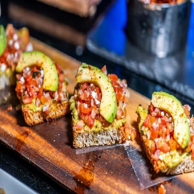 Bangkok: The Vue Bar Rooftop at Mercure Bangkok Sukhumvit 24 - Practical Details: Pricing and Value