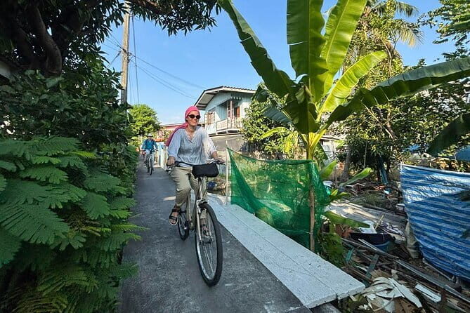 Bangkok Thonburi Backstreets and 3 Peaceful Temple Bike Tour - Local Life and Scenery — Snapshots You Won’t Forget