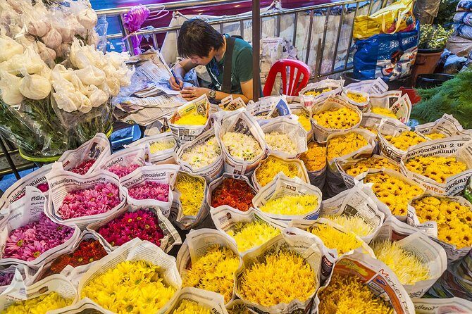 Bangkok Tour by Selfie Expert : FlowerMarket, WatTraimit, WatPho - What to Expect from the Tour