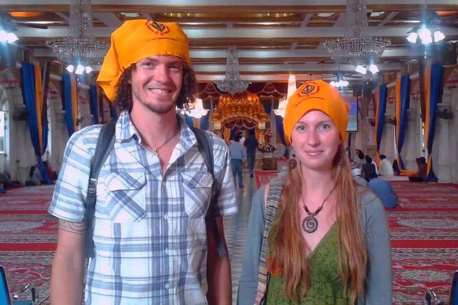 Bangkok Tour By Selfie Expert : LittleIndia, WatTraimit, WatPho - Who Will Love This Tour?