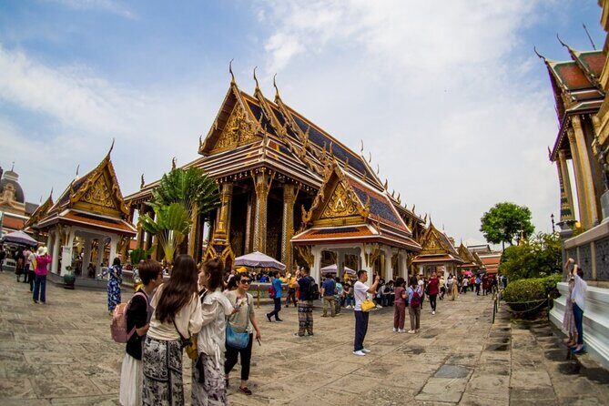 Bangkok Tour : Famous Bangkok Temples and sightseeing canal by Longtail Boat - Who Should Consider This Tour?