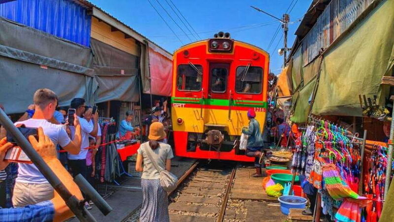 Bangkok: Train Market & Floating Market with Boat Ride - The Itinerary in Detail