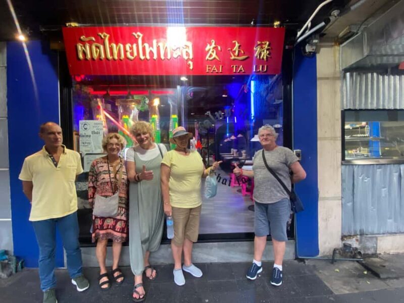 Bangkok: Tuk-Tuk Night Food Tour with Roof top bar & Markets - Key Points