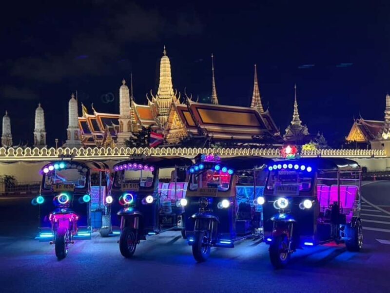 Bangkok: Tuk-Tuk Night Food Tour with Roof top bar & Markets - Itinerary Breakdown: What to Expect