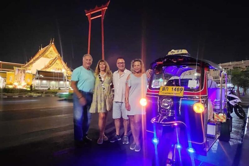 Bangkok Tuk Tuk Night Tour with Chinatown visit - Iconic Landmarks and Cultural Sights