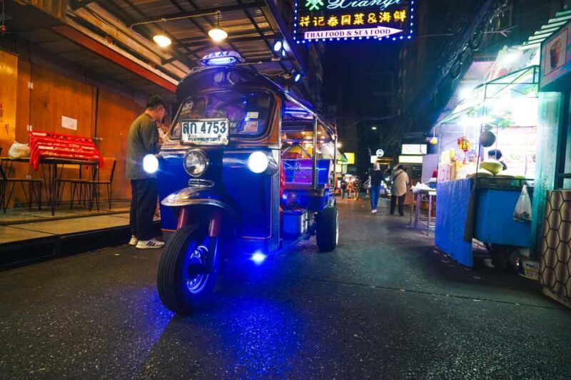 Bangkok Tuk Tuk Night Tour with food & drinks in Siam&Silom - Final Stop: An Evening of Relaxed Socializing