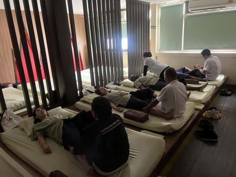 Bangkok: Wat Pho Thai Massage Experience with Training - Key Points