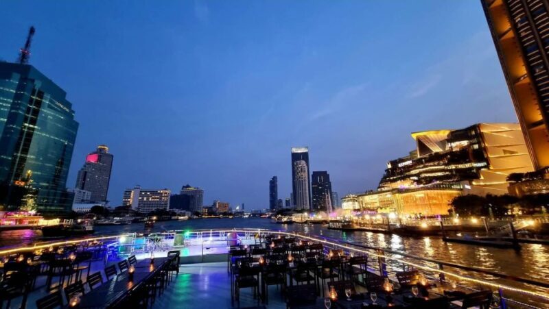 Bangkok: White Orchid Chao Phraya Dinner Cruise - The Entertainment and Atmosphere