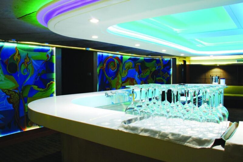 Bangkok: Wonderful Pearl Dinner Cruise at River City Pier - The Experience in Detail