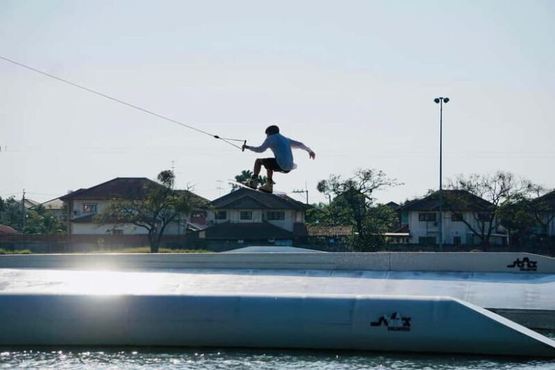Bangkok: Zanook Wake Park Cable Skiing Adventure - The Lakeside Atmosphere & Facilities