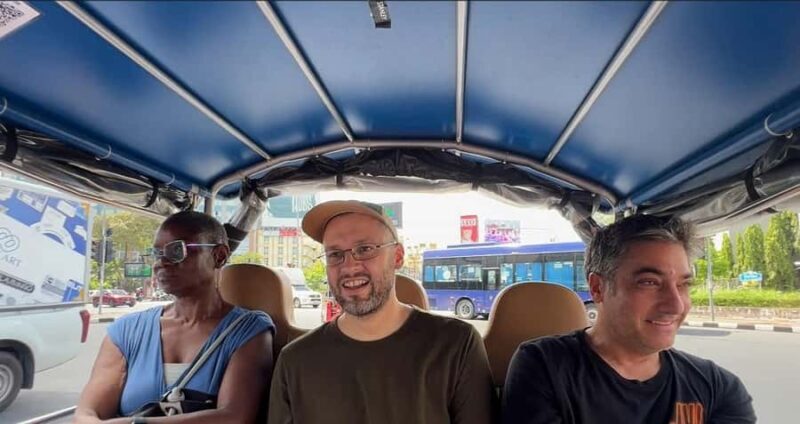 Bangkoks Old Town Tour: Talat Noi & Chinatown by Tuk Tuk - Practical Details: What to Expect