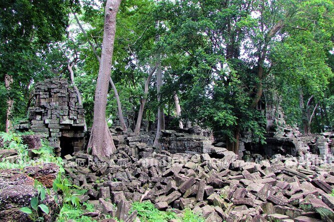 Banteay Chhmar Temple & Silk Farm Private Day Trip from Siem Reap - The Iconic West Baray and Svay Romiet Pagoda