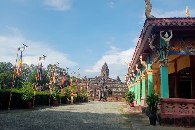 Banteay Srei and Bakong Temple Private Tour - An In-Depth Look at the Itinerary