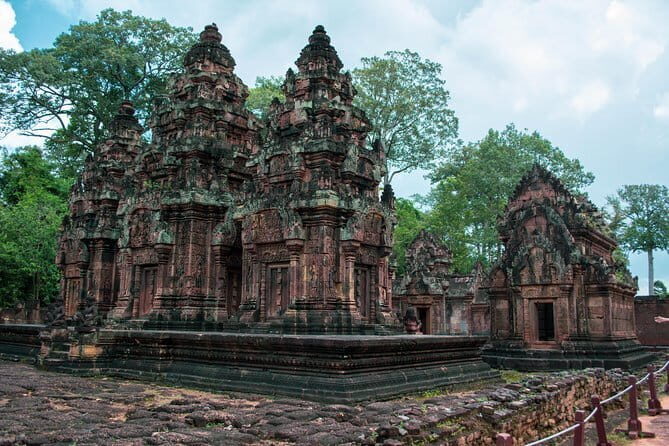 Banteay Srei & The Grand Circuit Tour - An In-Depth Look at the Tour Experience