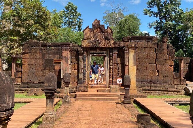 Banteay Srei with Neak Pean and Preah Khan Temple Tour - The Itinerary and What to Expect