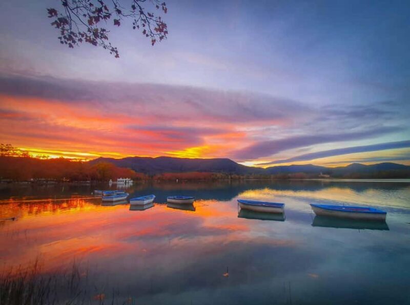 Banyoles: Small group historical walking tour - Exploring Banyoles: A Small-Group Historical Walking Tour