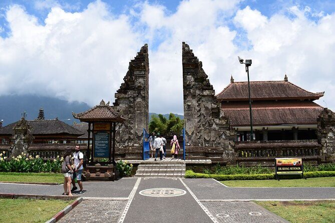 Banyumala Waterfall Tour: Discover Bedugul Temple & Twin Lakes - Wanagiri Hidden Hills: Panoramic Views and Lakes