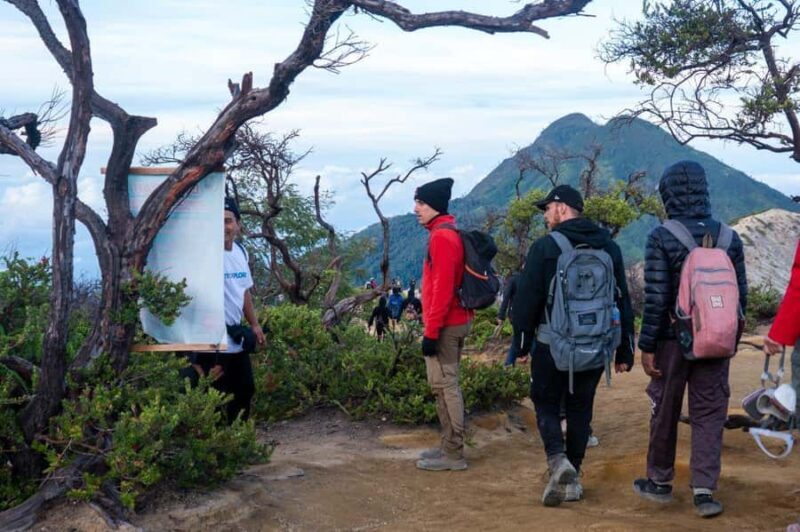 Banyuwangi/Bali: Ijen Crater Blue Fire & Sunrise Guided Tour - Authentic Experiences and Satisfied Travelers