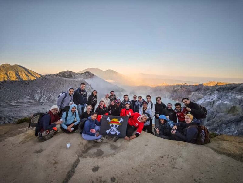 Banyuwangi/Bali: Ijen Volcano Trip with Professional Guide - Key Points