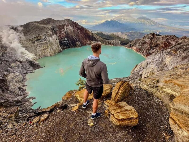 Banyuwangi/Bali: Ijen Volcano Trip with Professional Guide - Perfect for the Adventurous and Curious