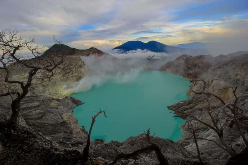Banyuwangi: Ijen Blue Fire and Sunrise Volcano Tour - Who Should Consider This Tour?