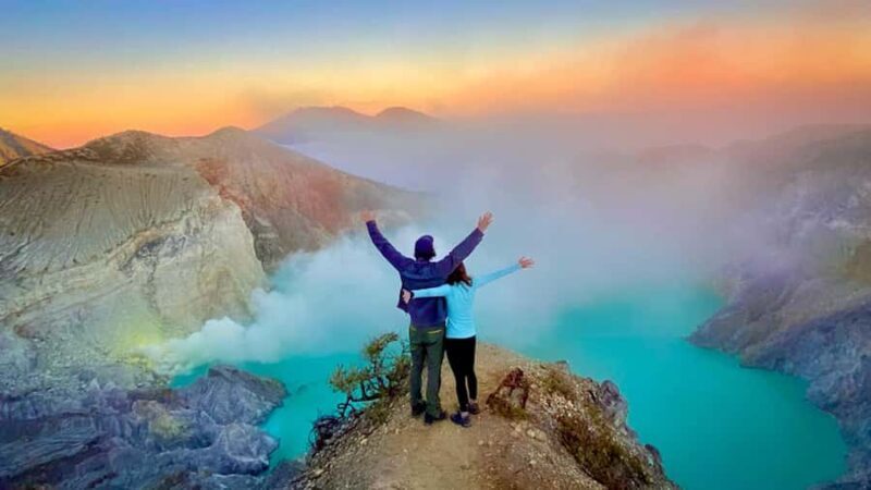 Banyuwangi: Ijen Volcano Trip With Experienced Guide - Key Points
