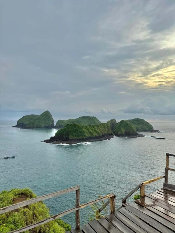 Banyuwangi: Island-Hopping, Snorkeling With Sunset Tour - Key Points