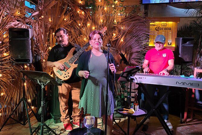 Bar hopping tour in Merida - Comparing Value and Cost