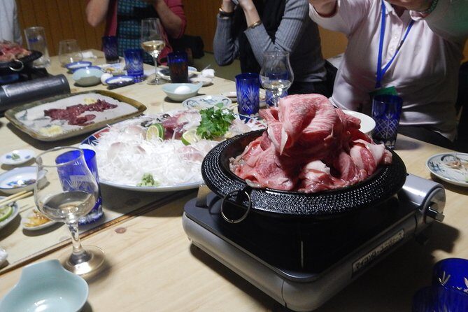 Bar hopping with Local food with a guide - Key Points