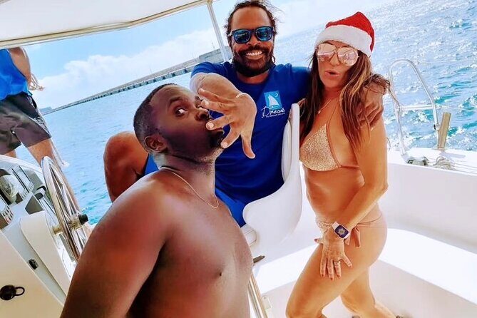 Barbados Catamaran Snorkeling Turtle and Shipwrecks tour - Key Points