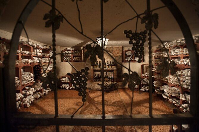 Barbaresco and Barolo Tasting at Cantina Francone - Key Points