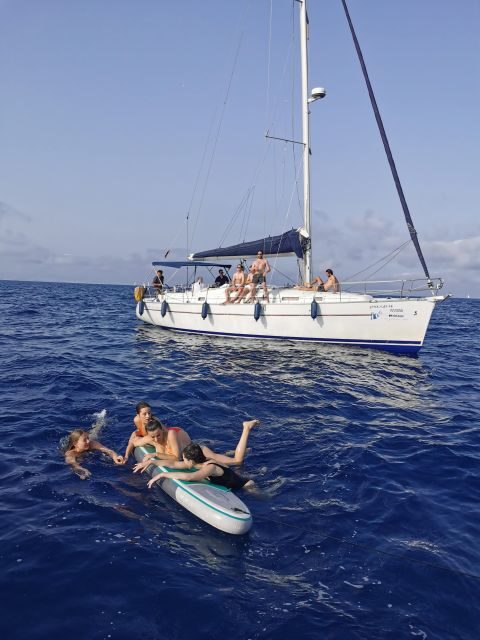 Barcelona: 2/3/4h Exclusive Private Sailing Boat Cruise - FAQ