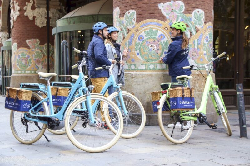 Barcelona: 2.5-Hour Bike or E-Bike Historical Tour - The Crown Jewel: La Sagrada Familia